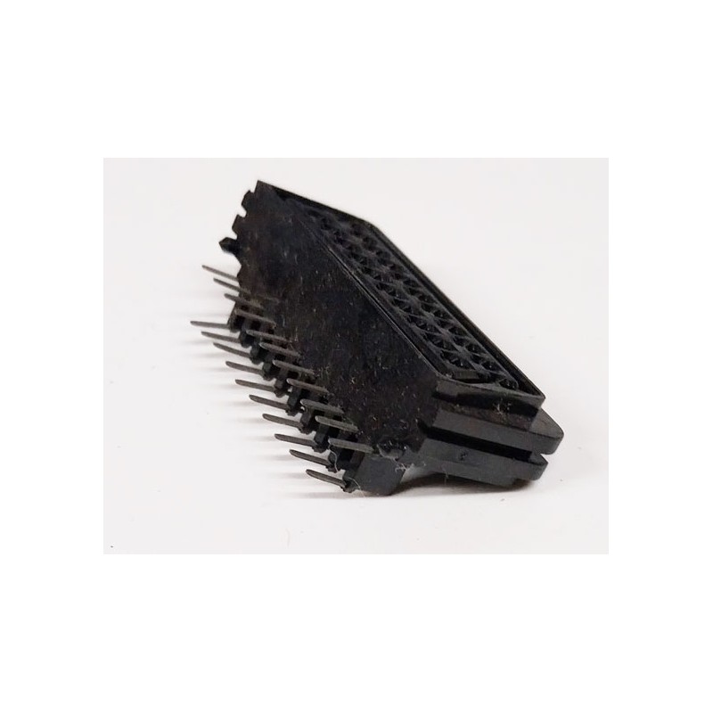 Fiche péritel femelle chassis